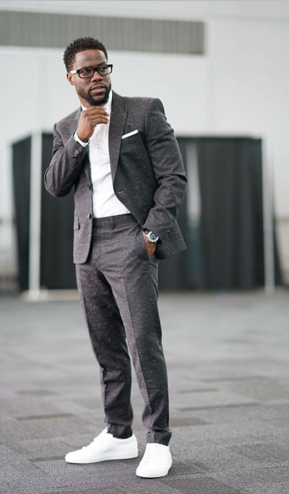 Terno com tênis: 20 looks para se inspirar