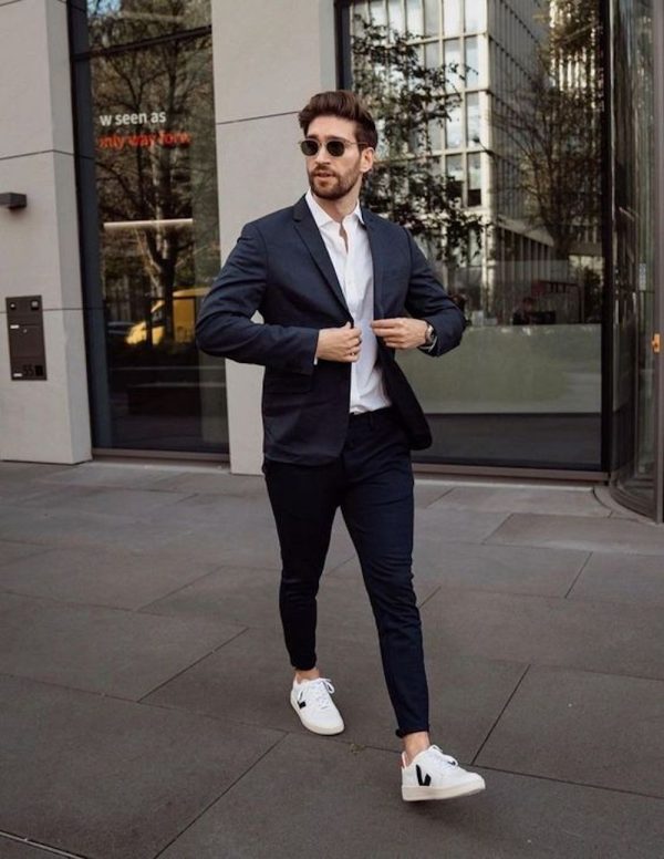 Terno com tênis: 20 looks para se inspirar